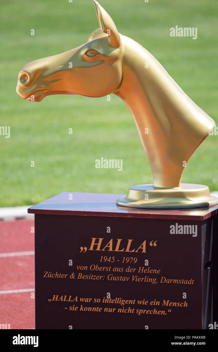 News olympics sculpture hi-res stock photography and images - Alamy