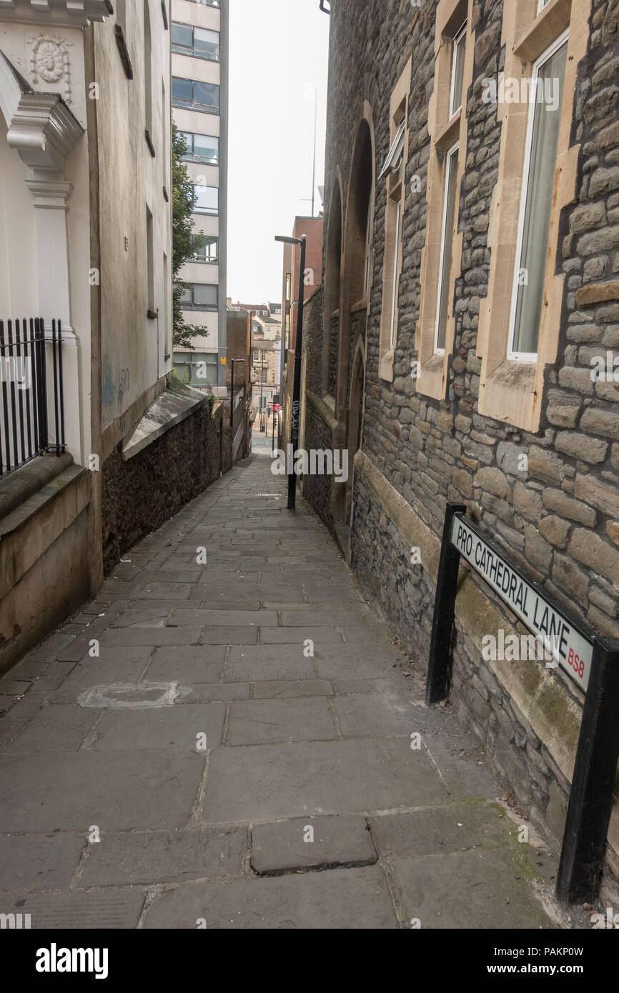 Narrow streets in Bristol, South West England, UK Stock Photo - Alamy