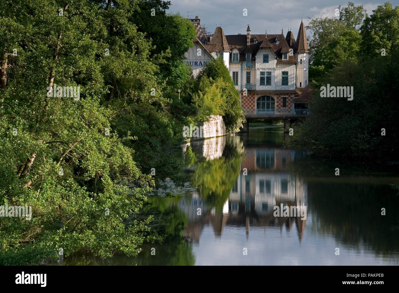 Connelles hi-res stock photography and images - Alamy