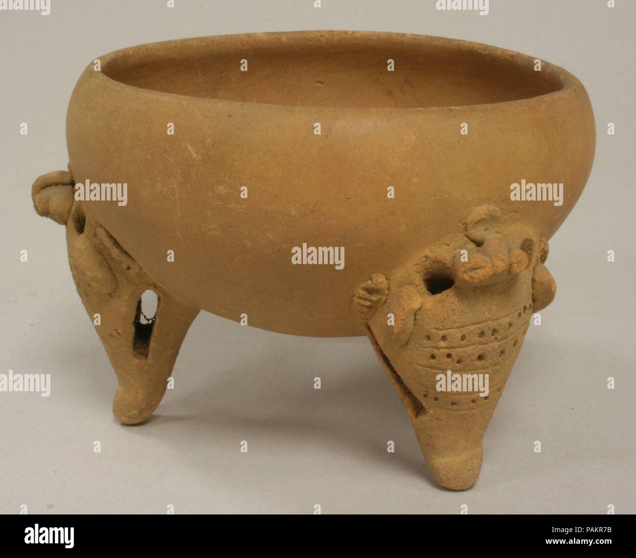 Tripod Vessel. Culture: Diquís. Dimensions: Height 3-1/8 in. (7.9 cm ...