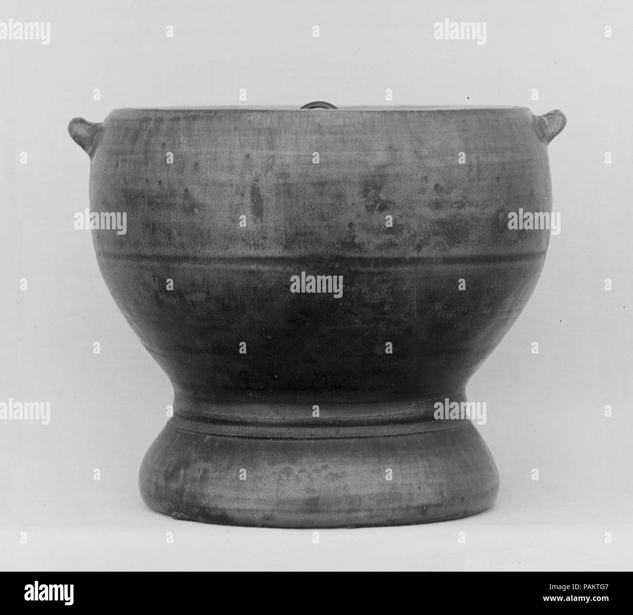 Water Pot. Culture: Japan. Dimensions: H. 5 3/8 in. (13.7 cm); Diam. 6 ...
