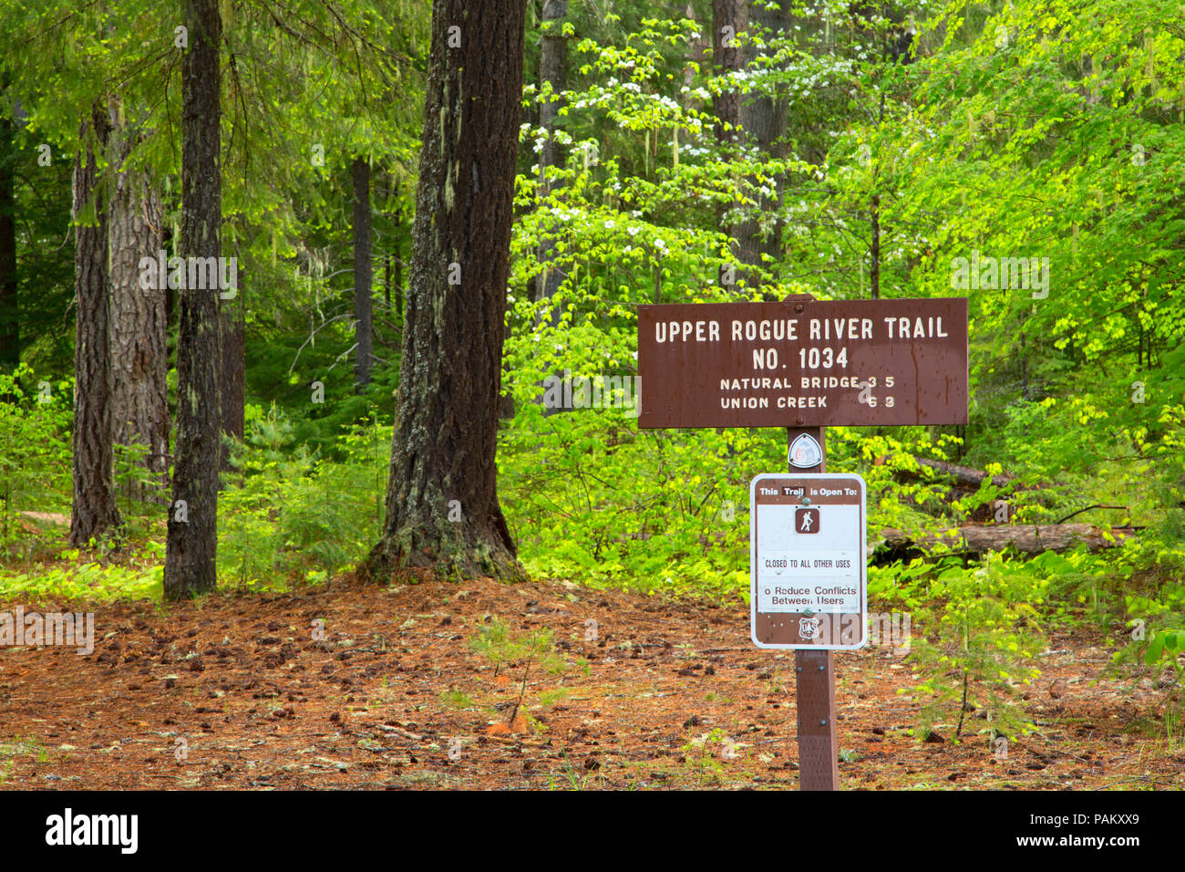 Upper Rogue River Trail sign, Rogue Wild and Scenic River, Rogue River ...