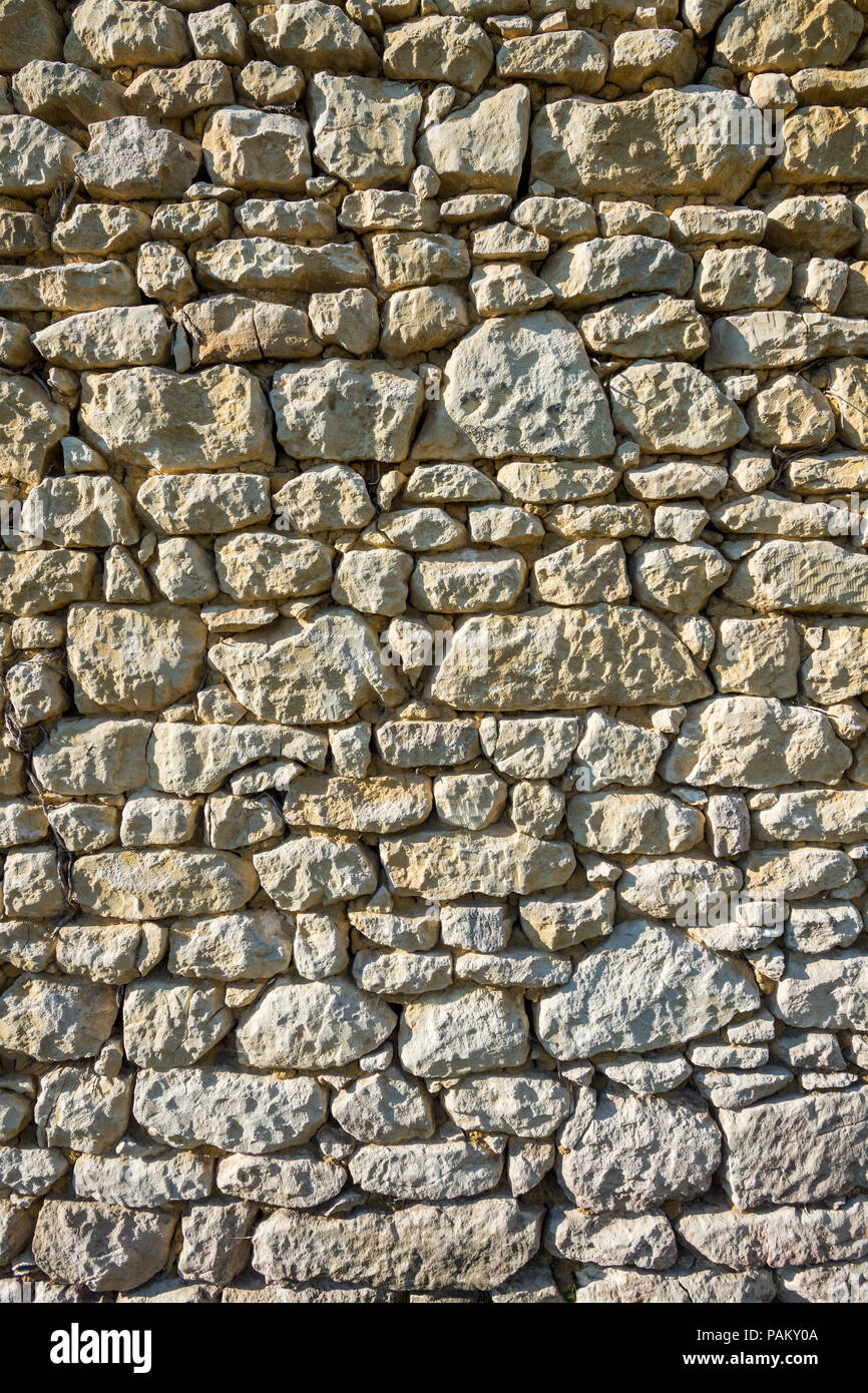 Old stone barn hi-res stock photography and images - Alamy