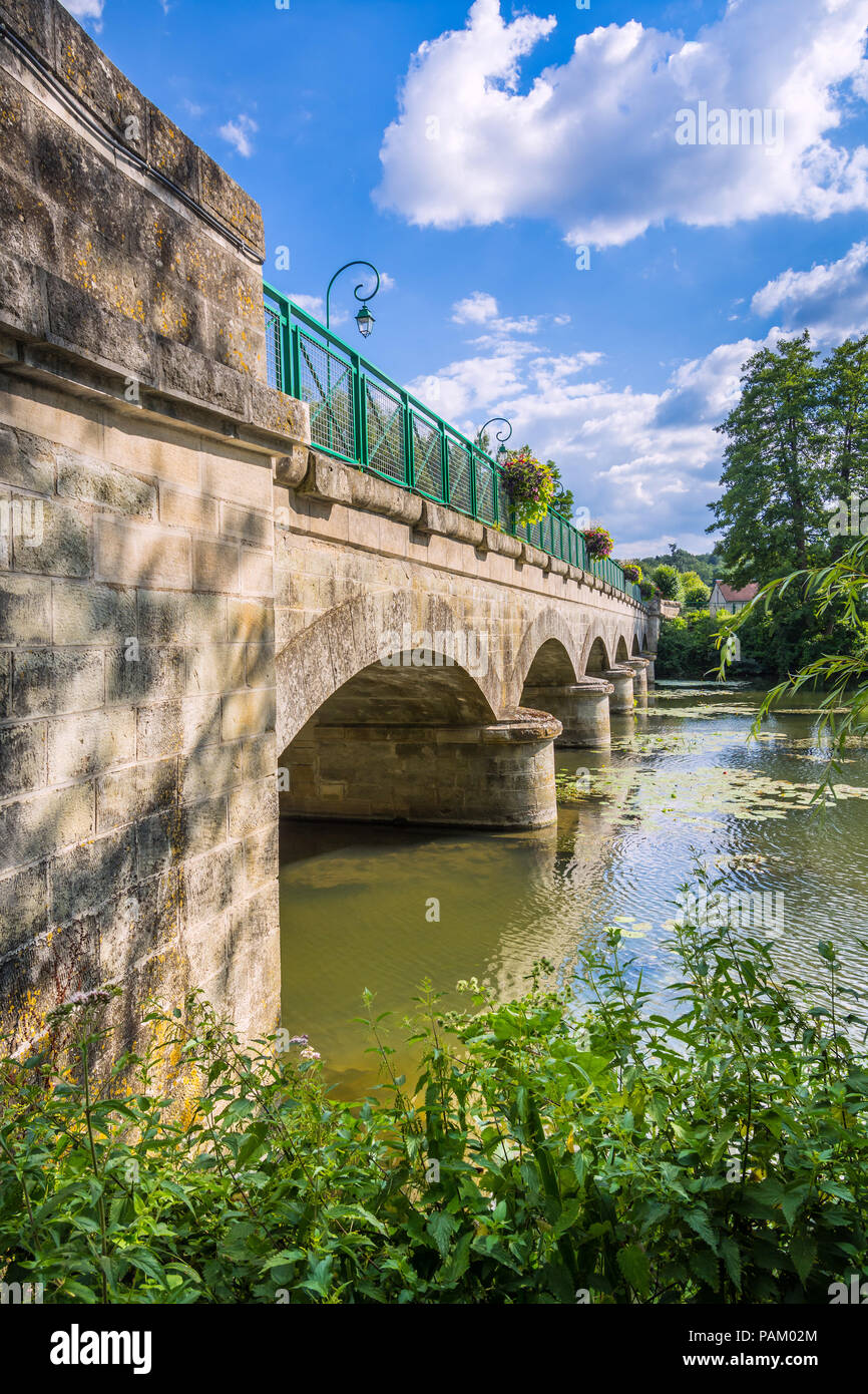 Arched bridge arch arches hi-res stock photography and images - Alamy