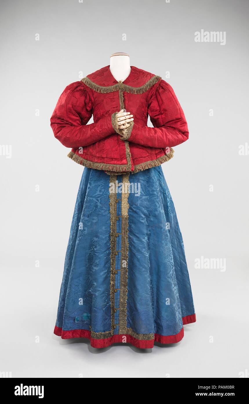 Kokochnik Et Sarafan Sarafan Dress Hi Res Stock Photography And Images
