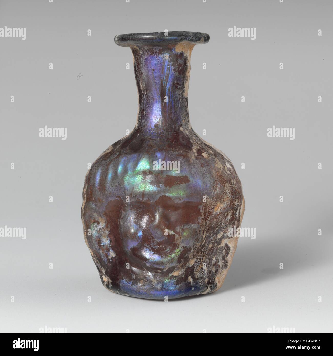 Irregular shaped head hi-res stock photography and images - Alamy