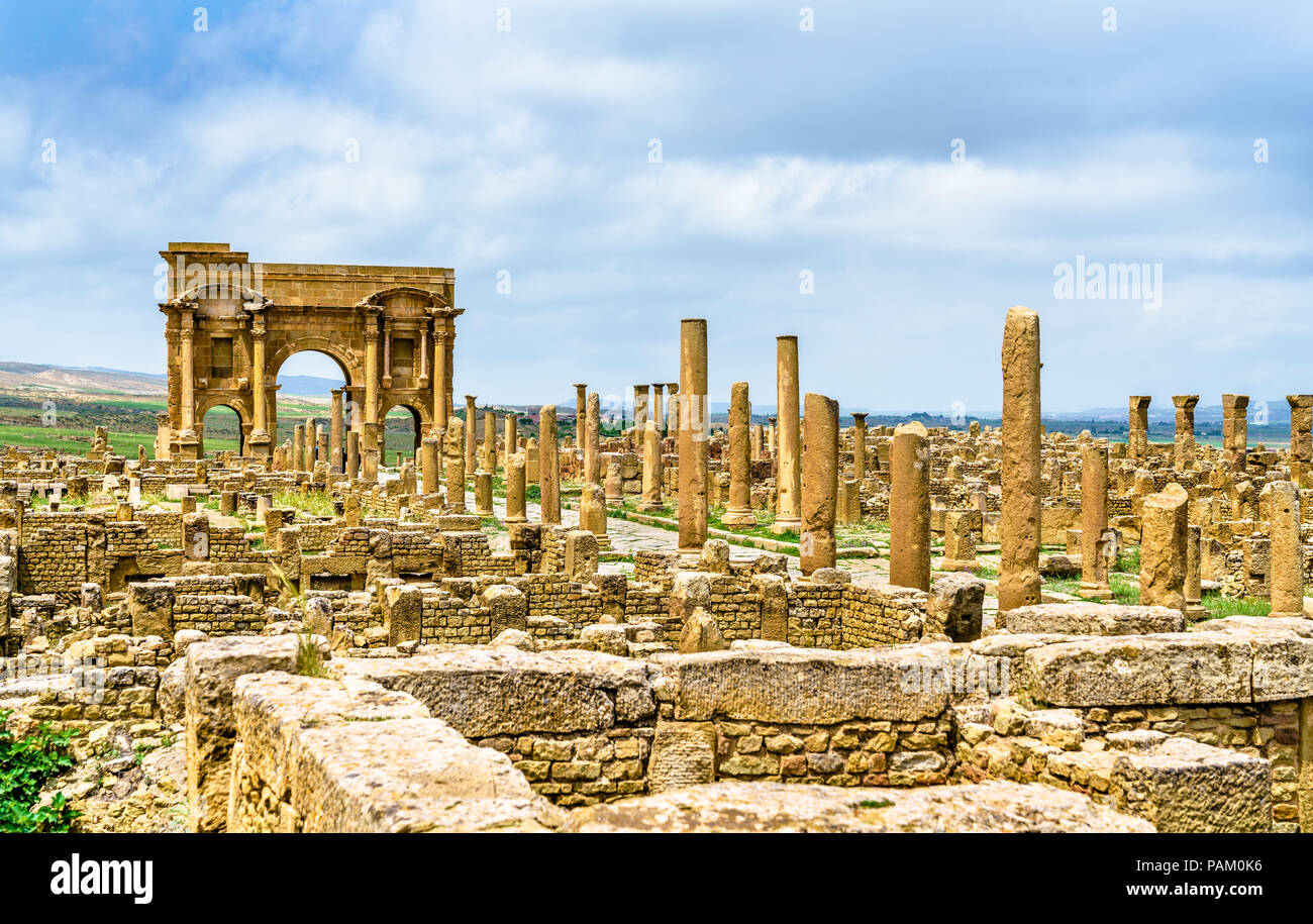 Timgad arch hi-res stock photography and images - Alamy