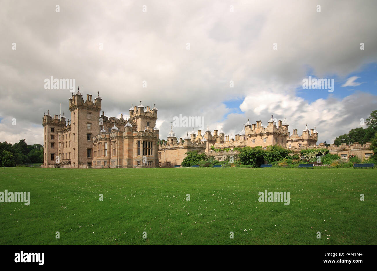 Floors castle hi-res stock photography and images - Alamy