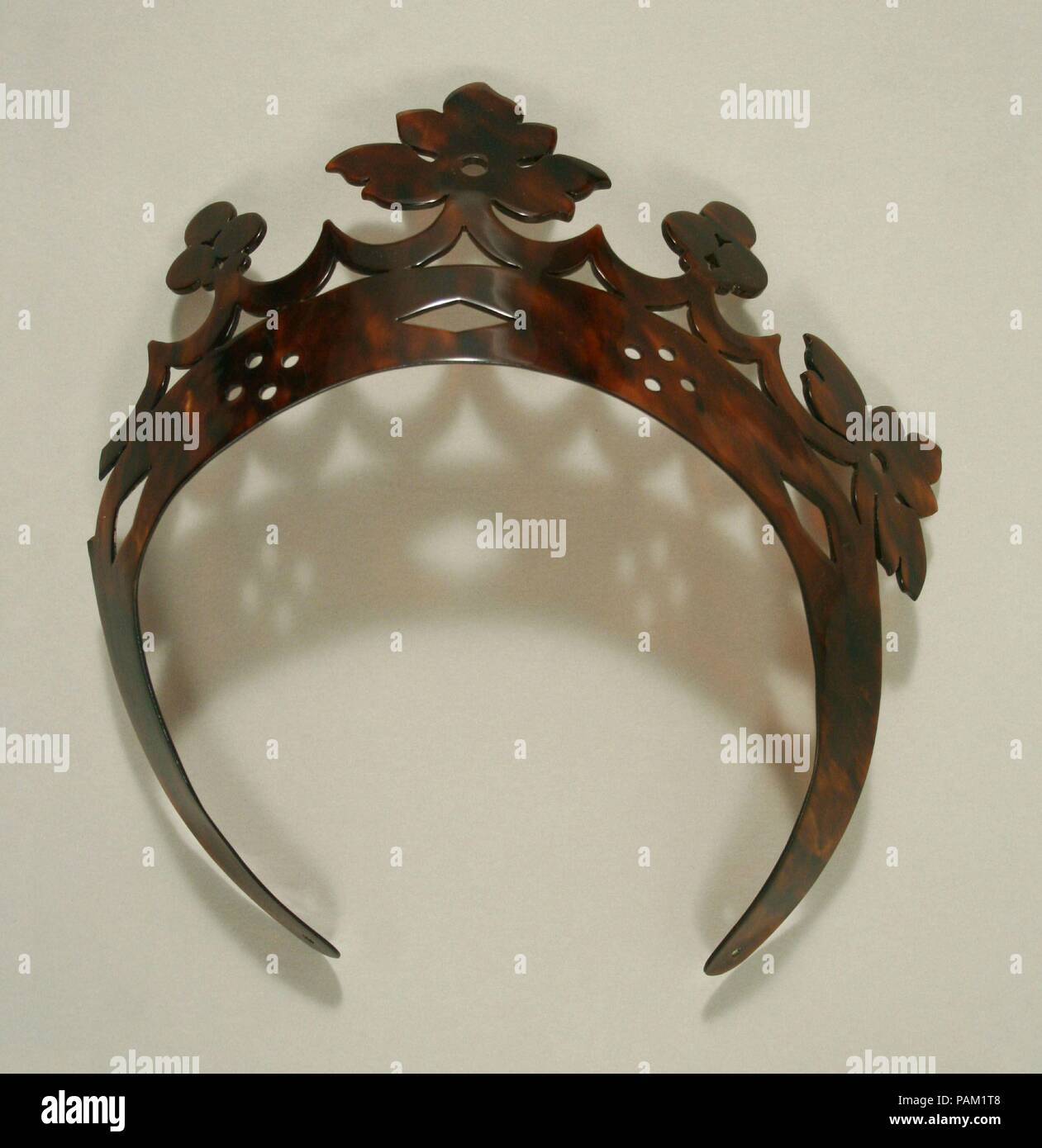 Papal crown tiara hi-res stock photography and images - Alamy