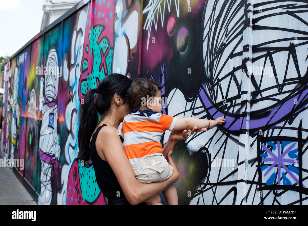 Graffiti child hi-res stock photography and images - Alamy