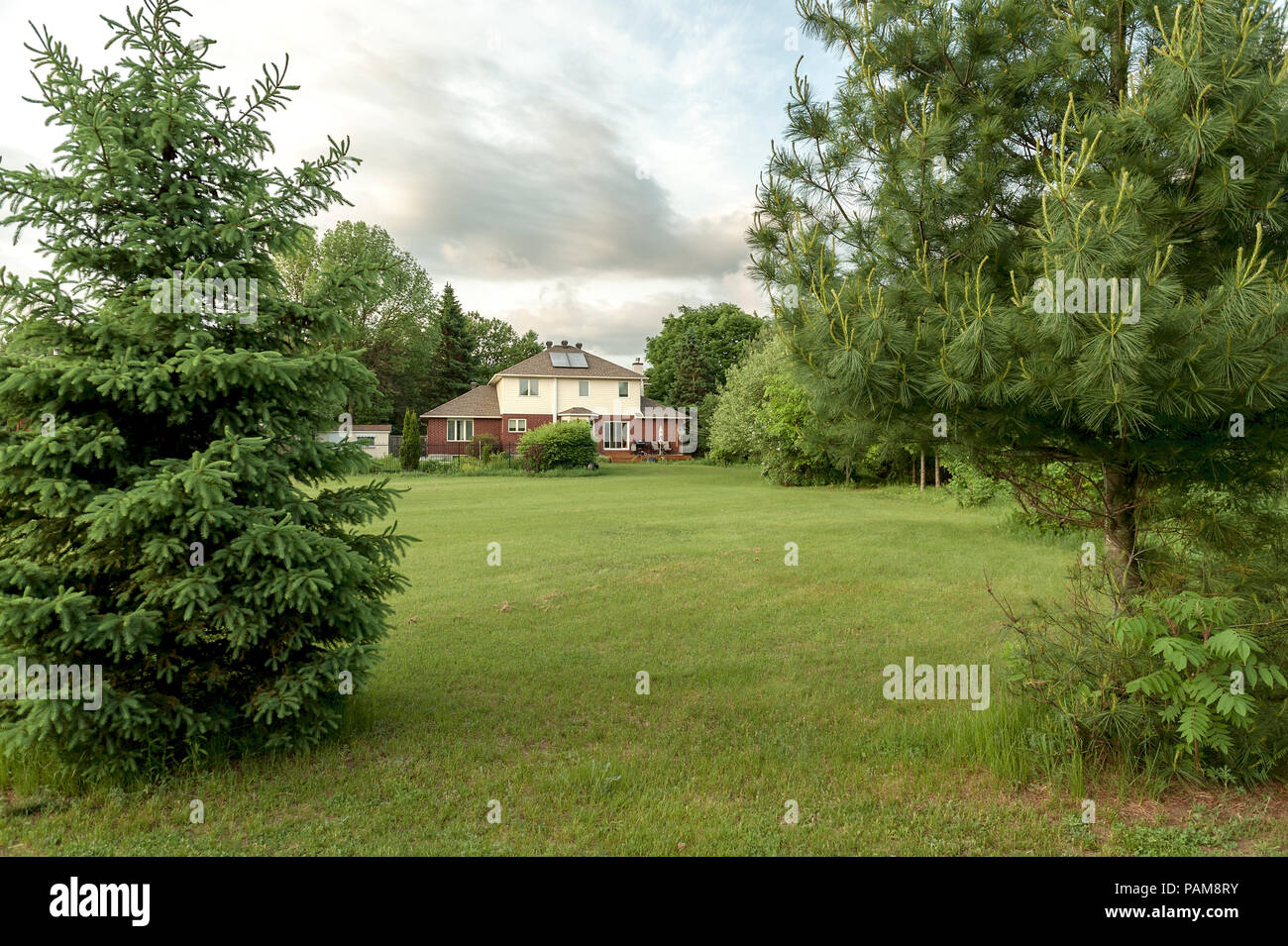 Two story suburban home hi-res stock photography and images - Alamy