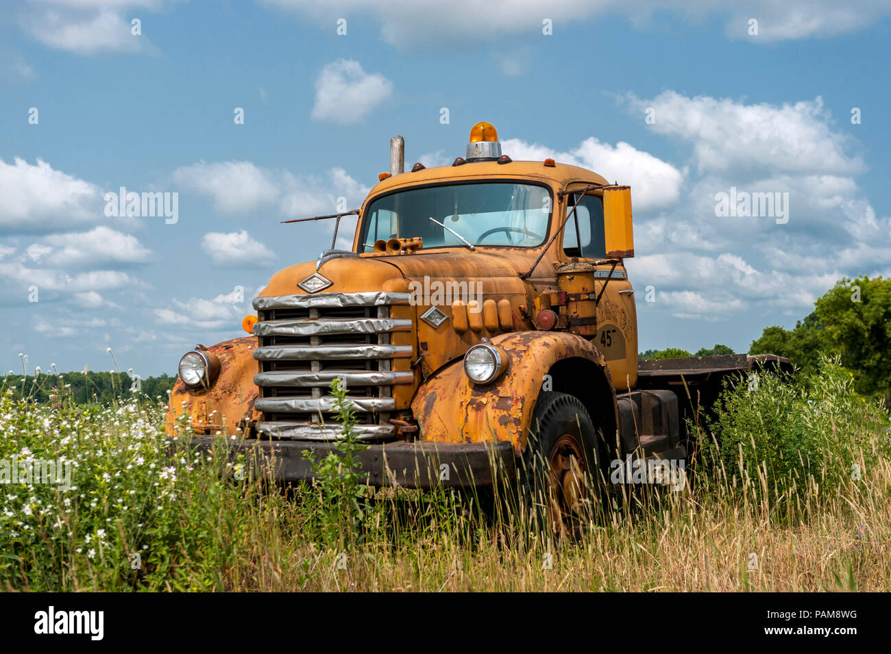 Diamond t truck hi-res stock photography and images - Alamy
