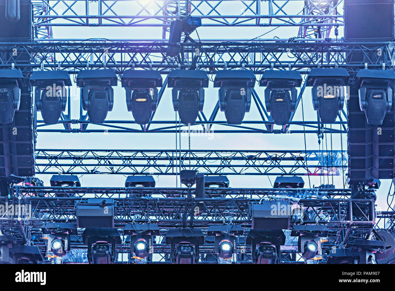 Professional lighting equipment for stage Stock Photo - Alamy