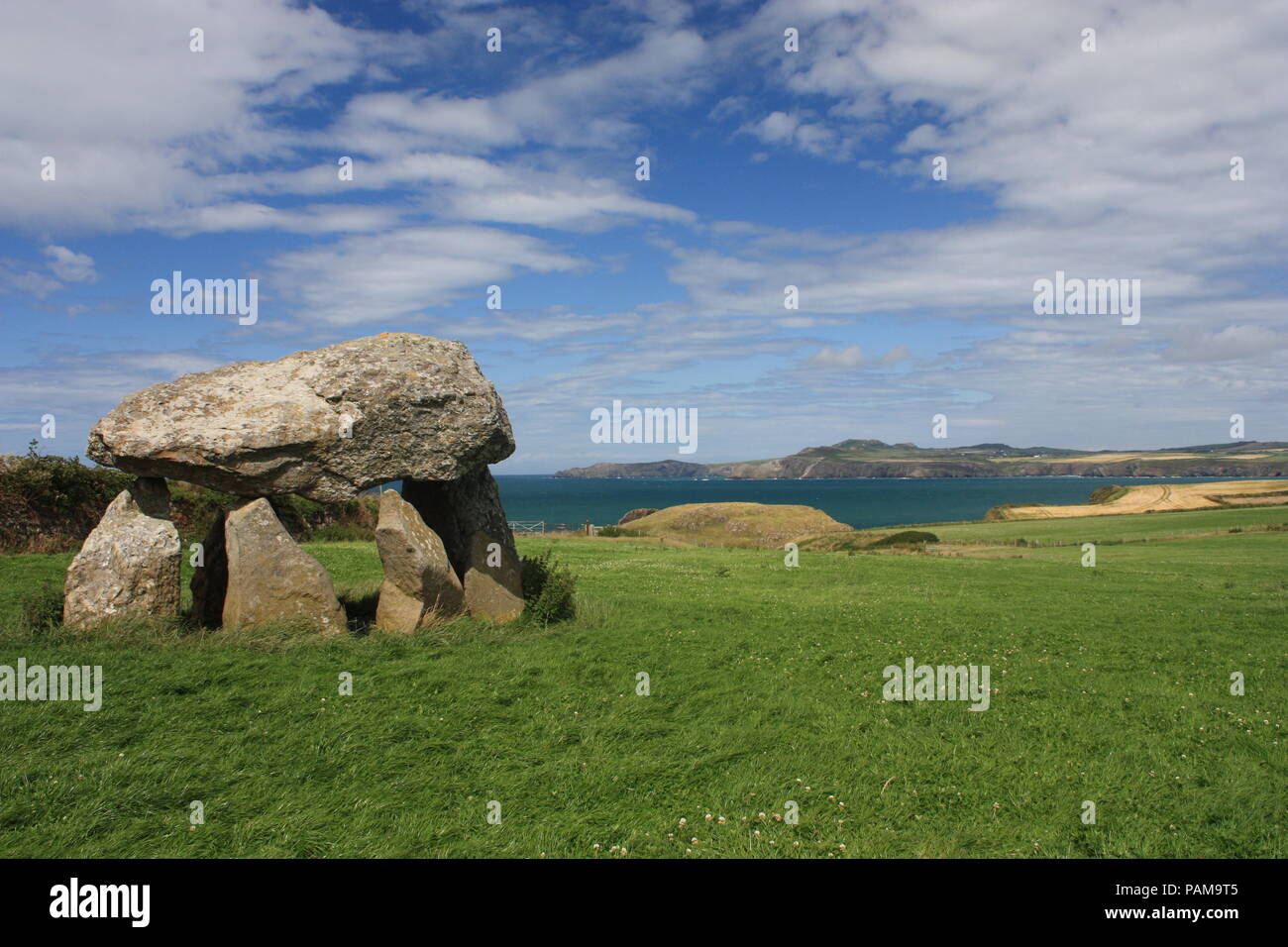 Stack fields hi-res stock photography and images - Alamy