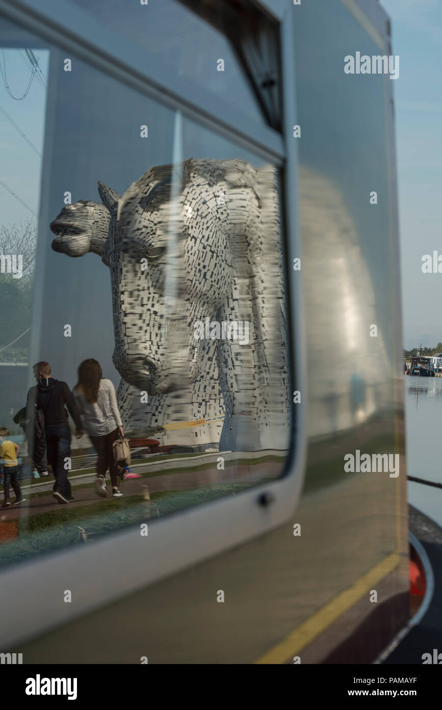 The iconic Kelpies sculpture by Andy Scott forms a gateway to the Forth ...