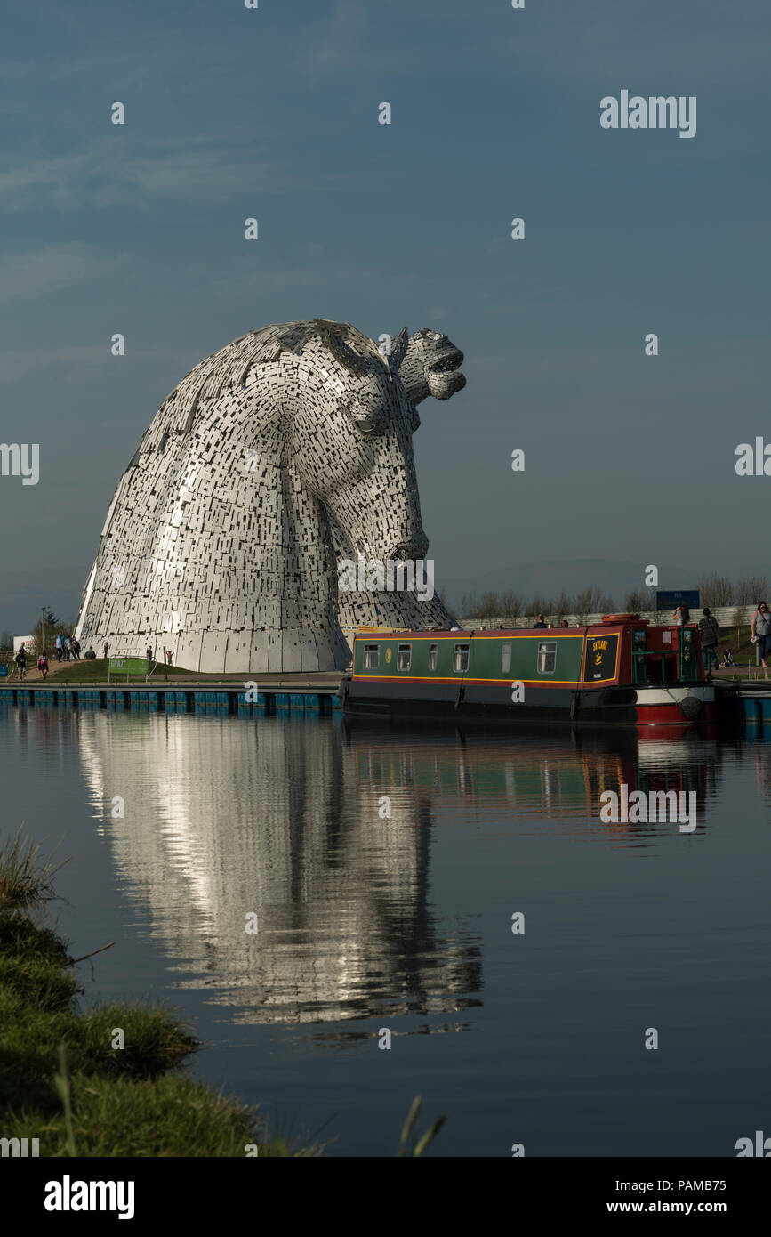 The iconic Kelpies sculpture by Andy Scott forms a gateway to the Forth ...