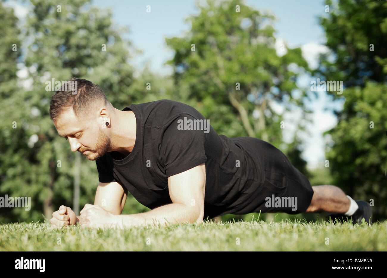 Front plank exercise male hi-res stock photography and images - Alamy