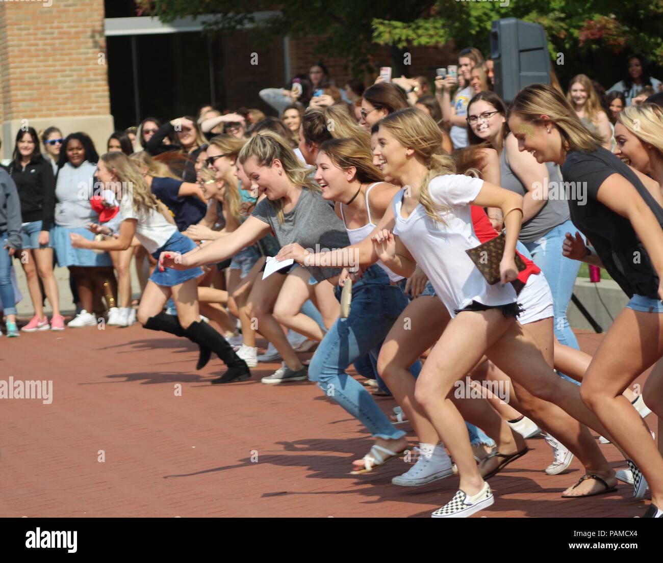 Running bid hi-res stock photography and images - Alamy