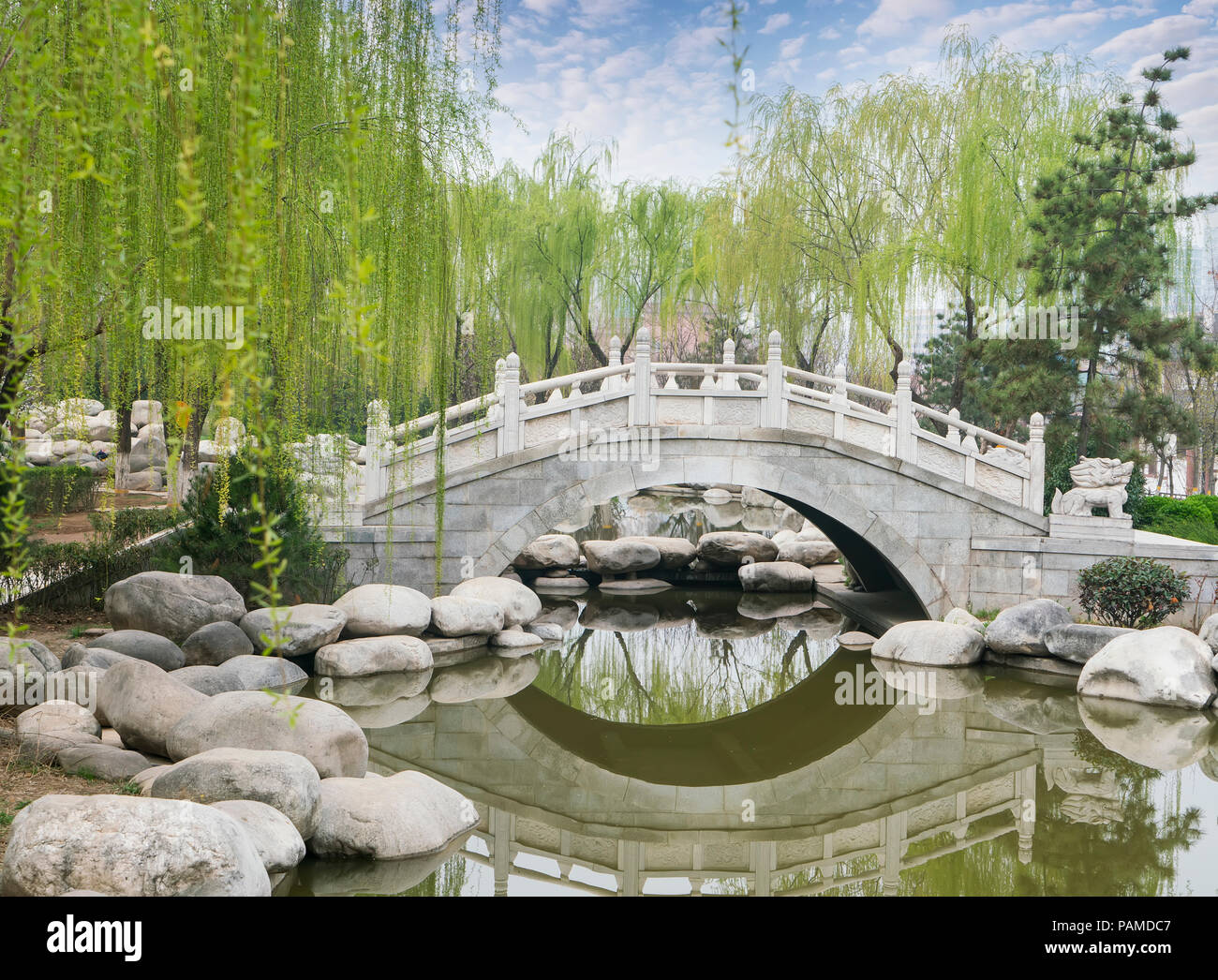 Qinglong hi-res stock photography and images - Alamy