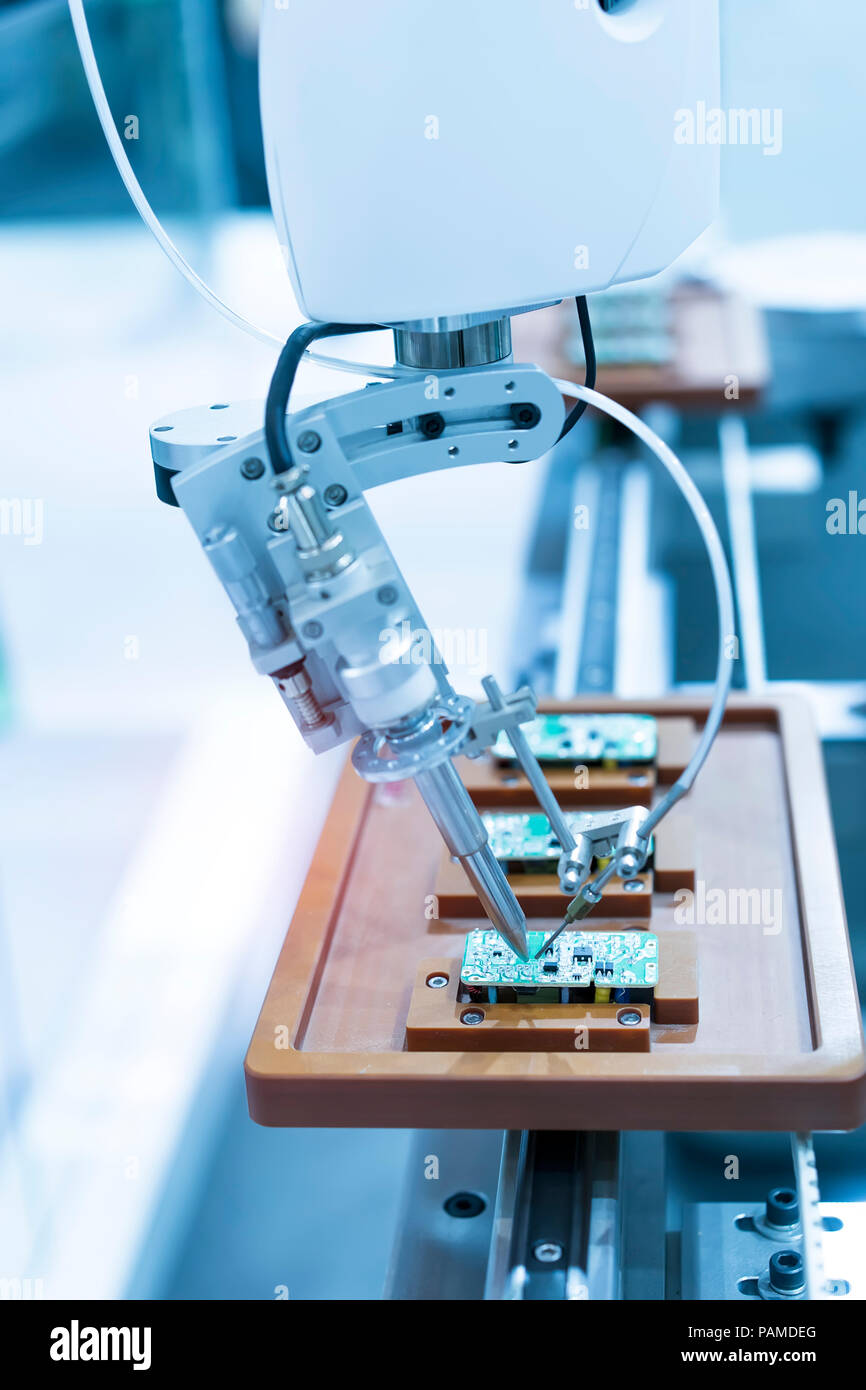 soldering robot used in soldering multilayer board and shielding case ...