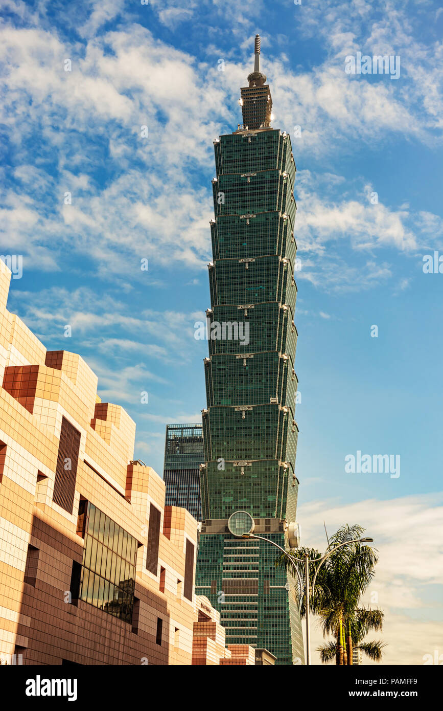 View over Taipei 101 famous landmark tower, building Stock Photo - Alamy
