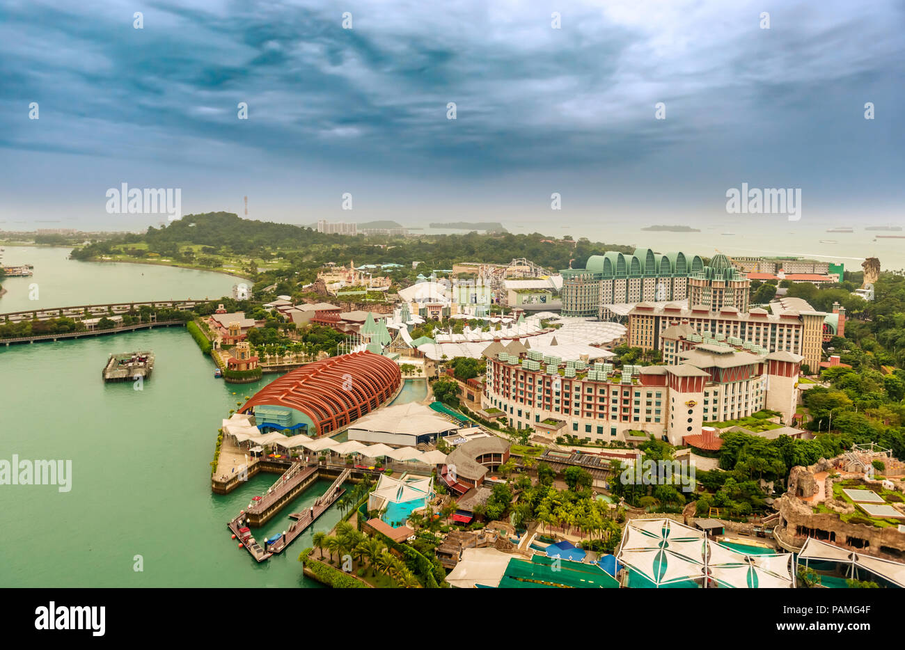 Singapore - Jan 13, 2018: Aerial view of the hotels, resorts and marina ...