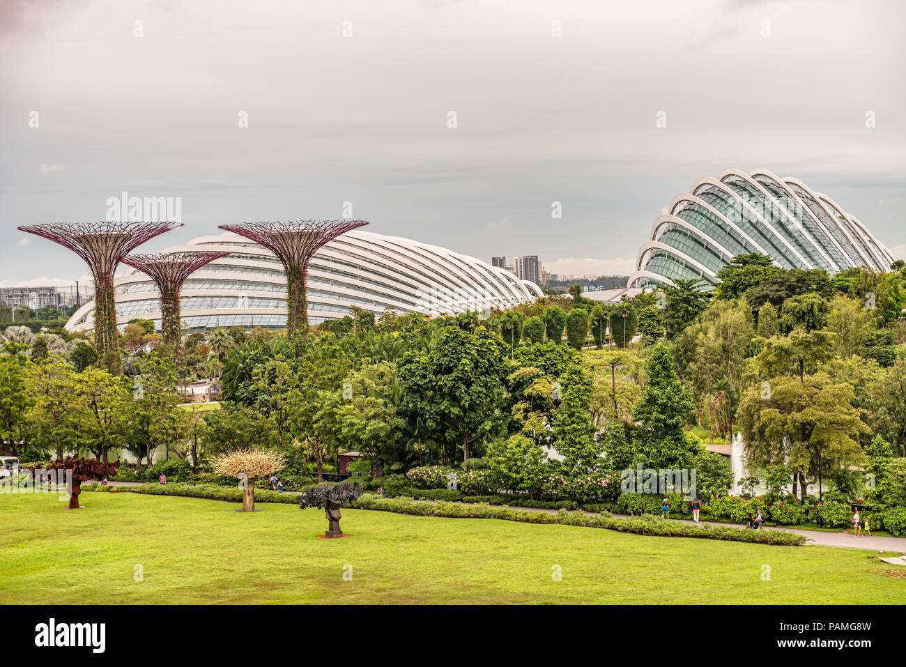 Singapore Jan 14, 2018: Supertree Grove, Unique vertical gardens ...