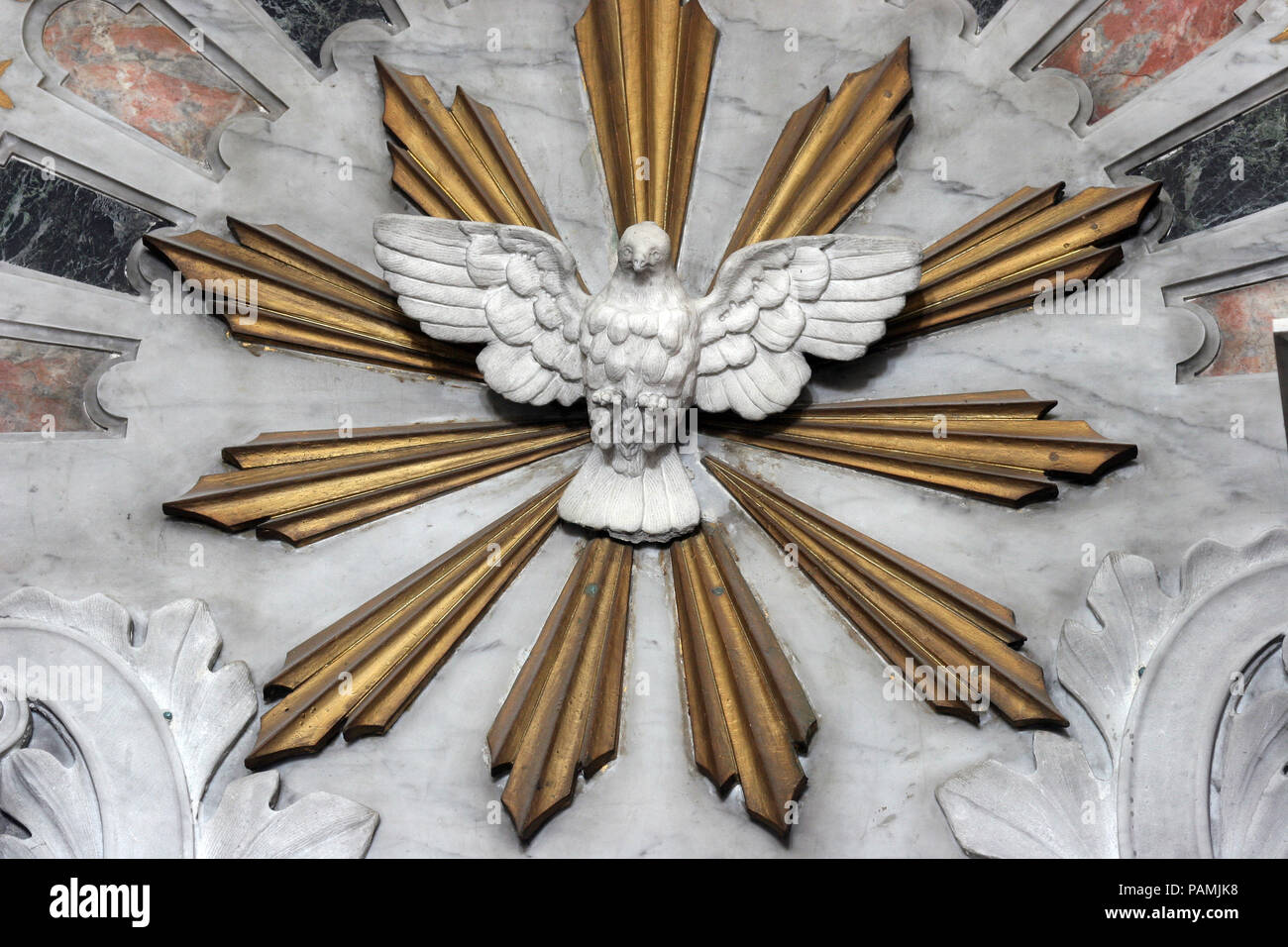 Holy spirit bird cross hi-res stock photography and images - Alamy