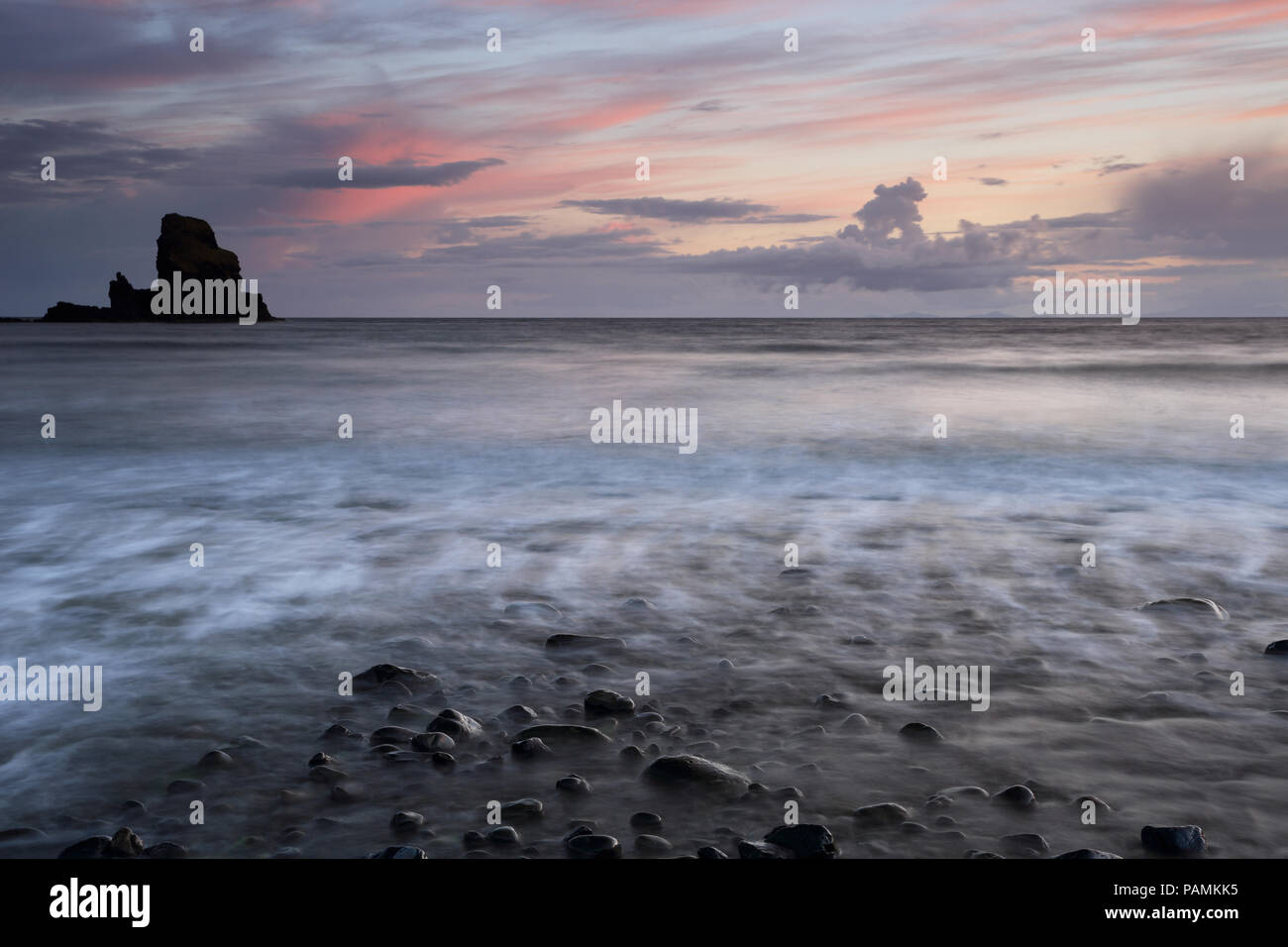 Talisker bay stack hi-res stock photography and images - Alamy