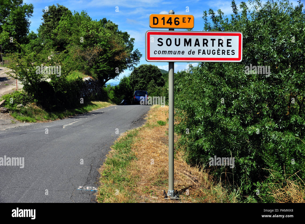 Small lane no cars hi-res stock photography and images - Alamy