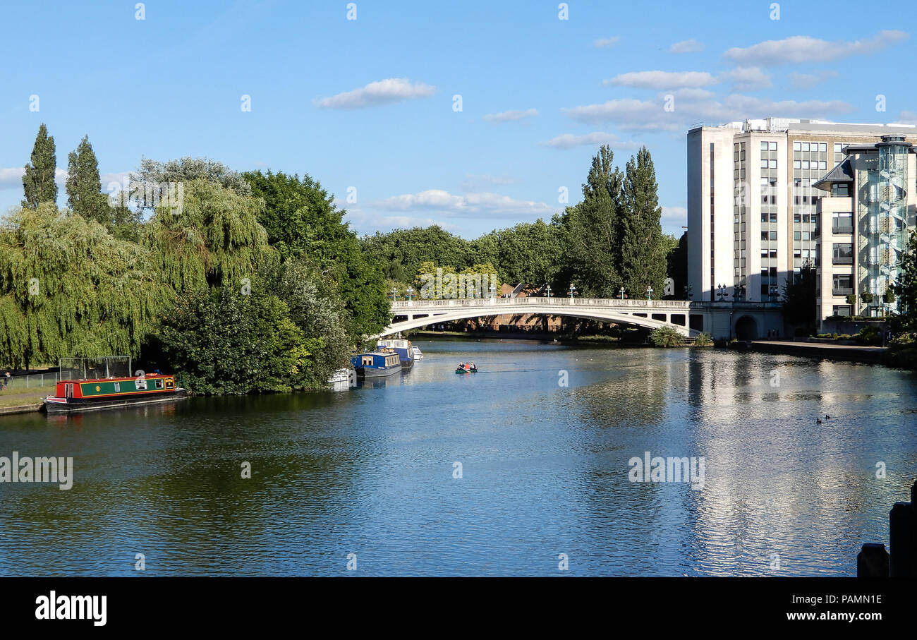 Thames tower reading hi-res stock photography and images - Alamy