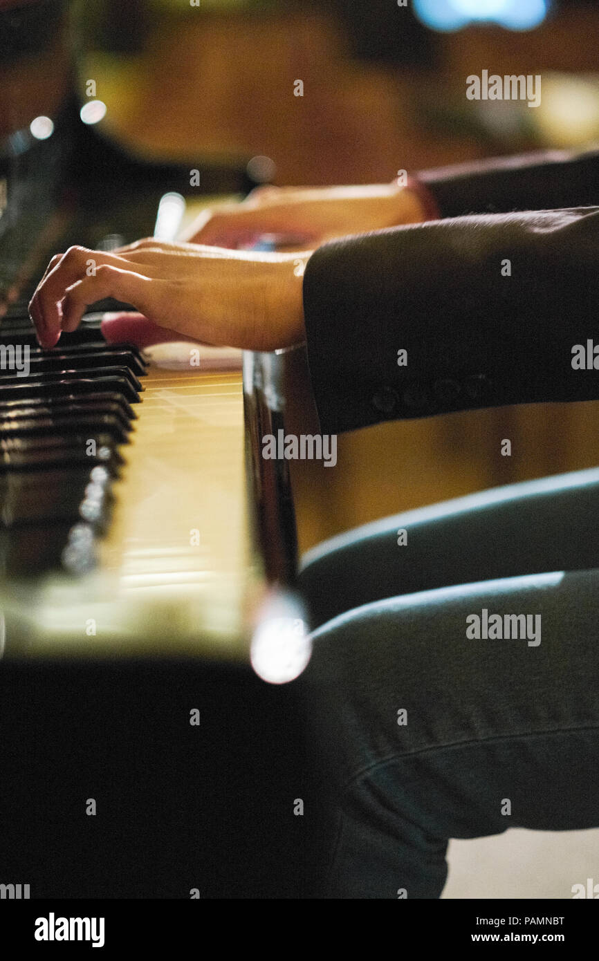 Hands playing classical piano hi-res stock photography and images - Alamy