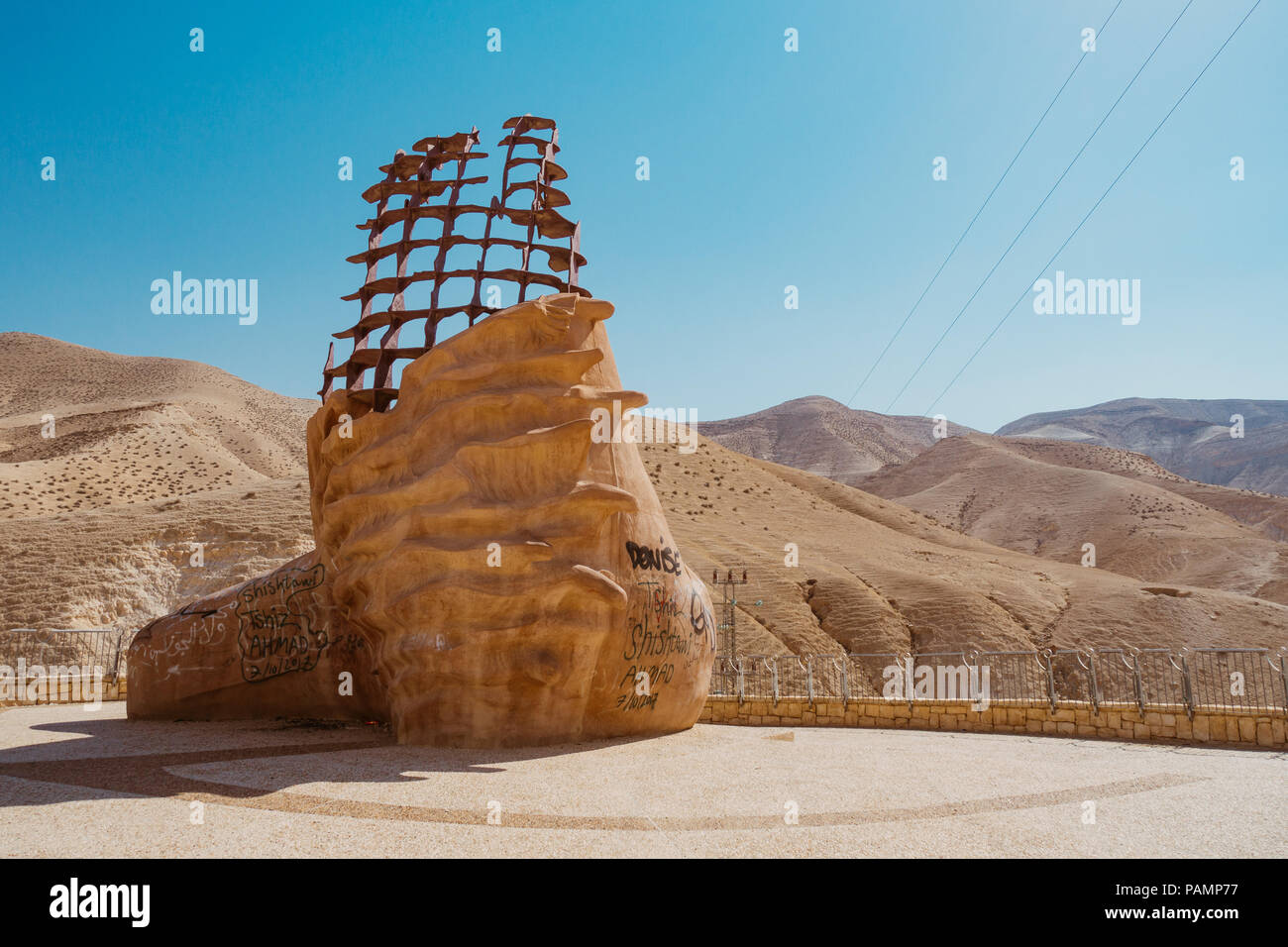 The 'sea level' monument at the sea level marker near the Dead Sea ...