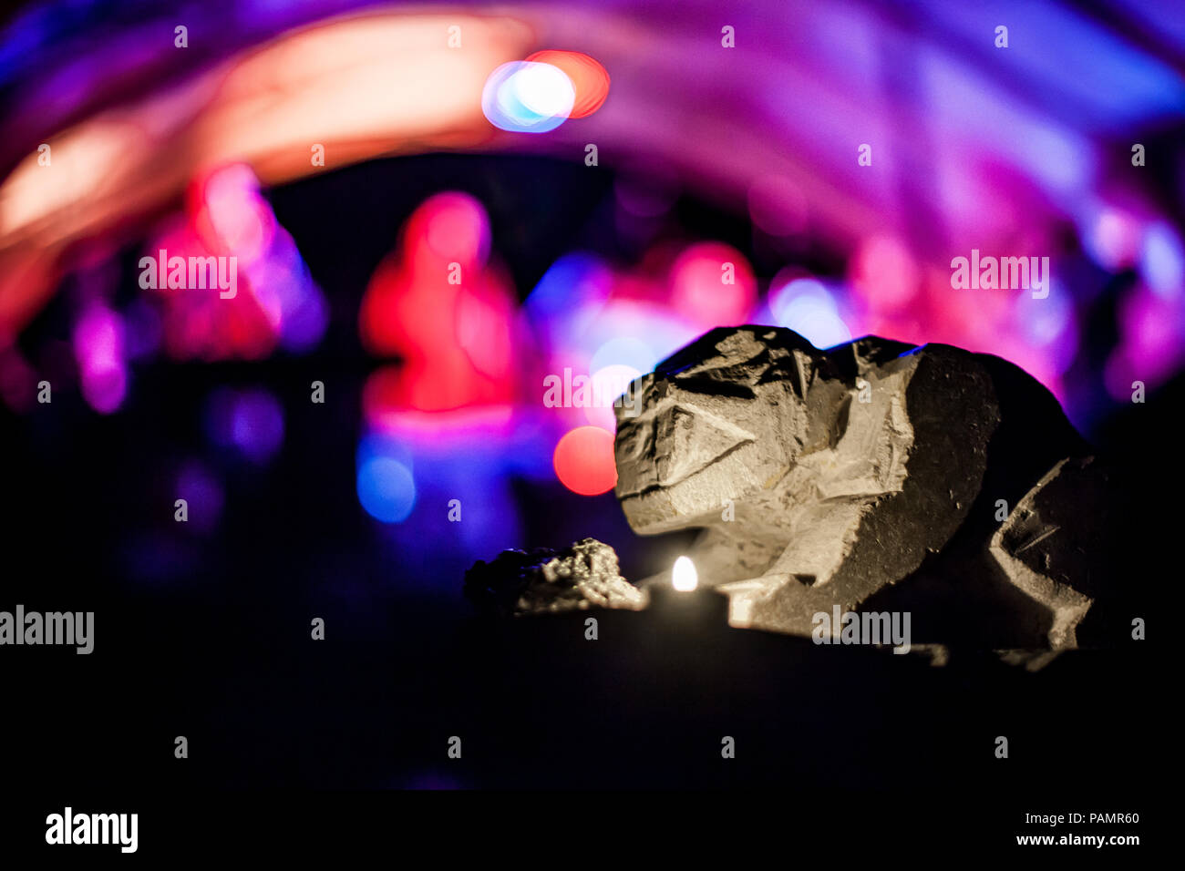 Red devil statue hi-res stock photography and images - Alamy