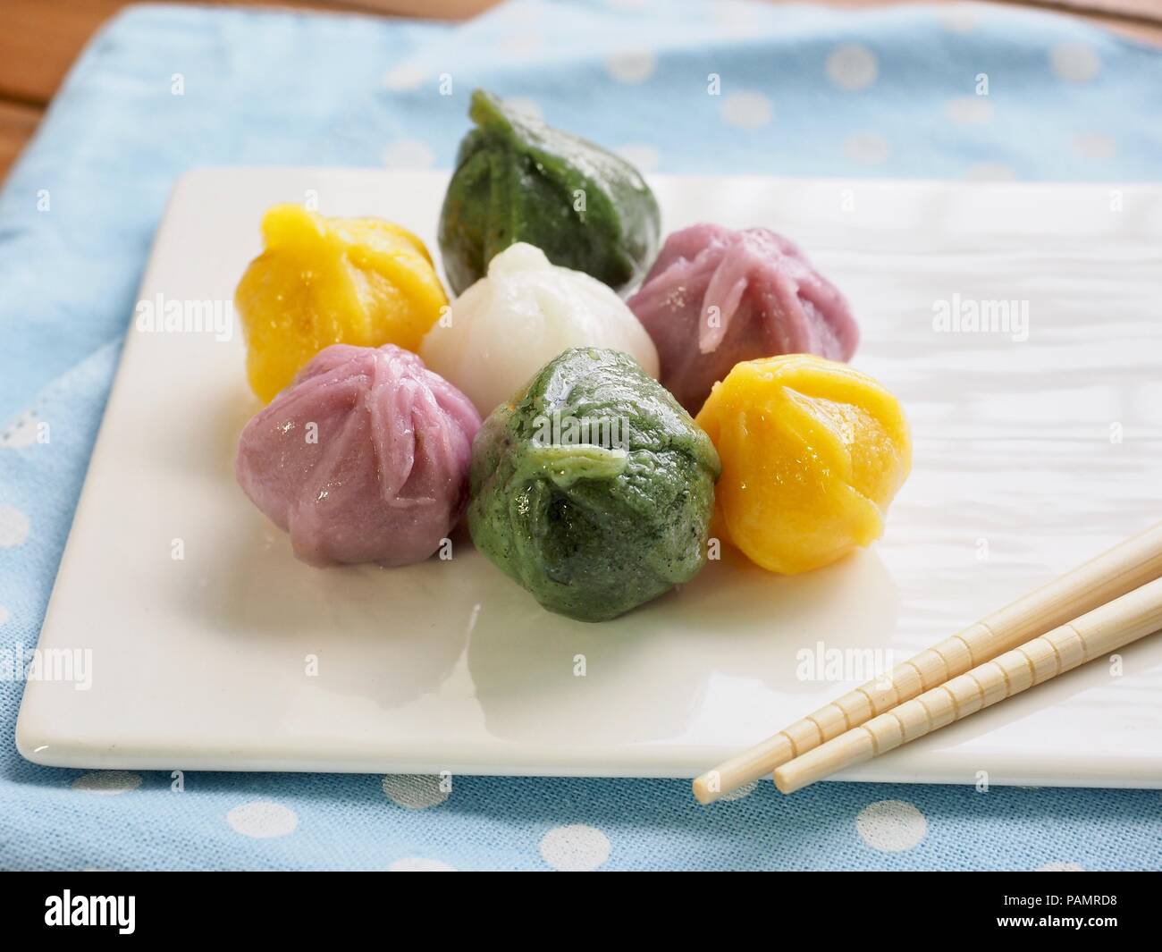 Korean food Songpyeon, Honey-filled Rice Cake Stock Photo - Alamy