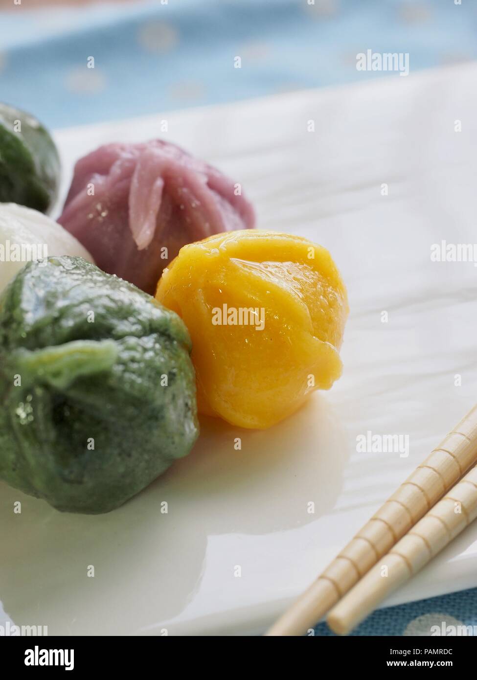 Korean food Songpyeon, Honey-filled Rice Cake Stock Photo - Alamy