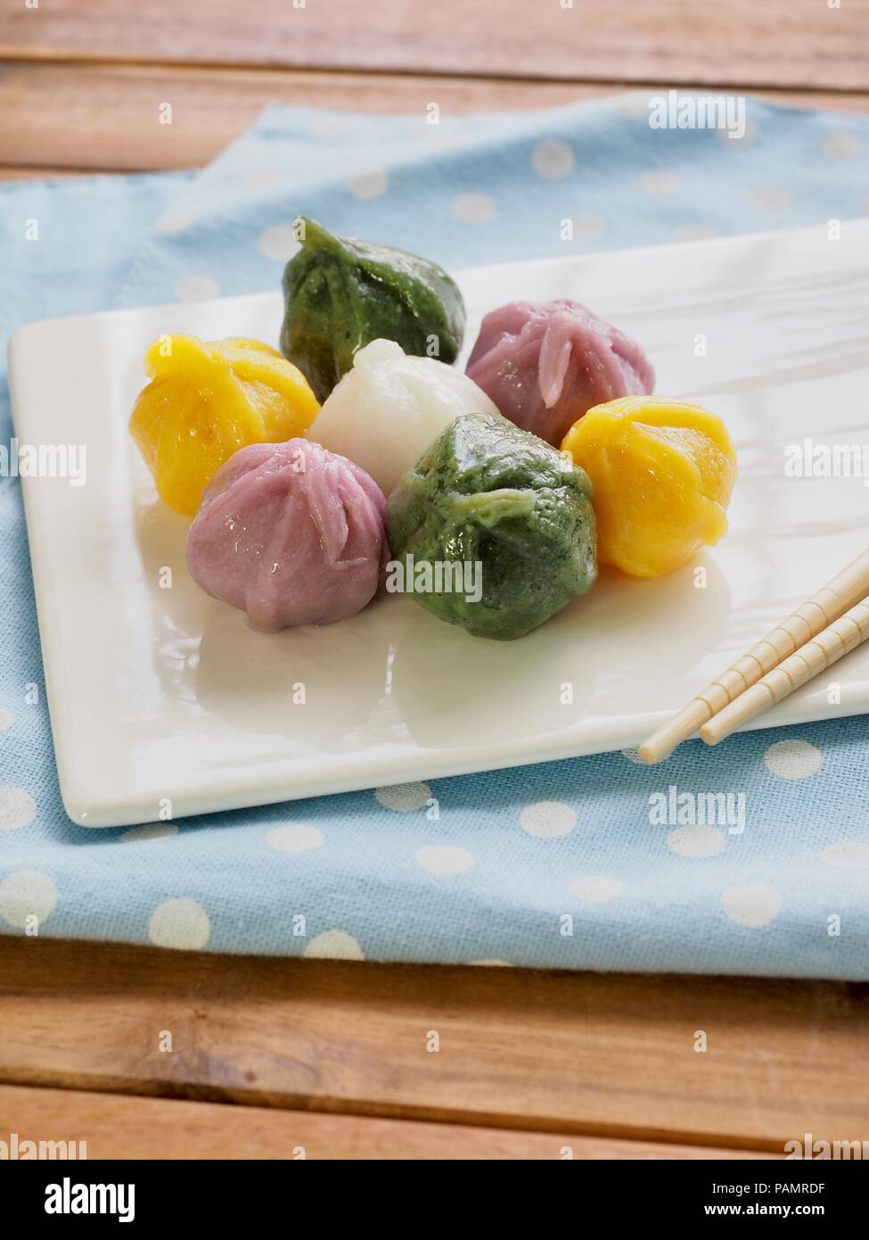 Honey filled rice cake hi-res stock photography and images - Alamy