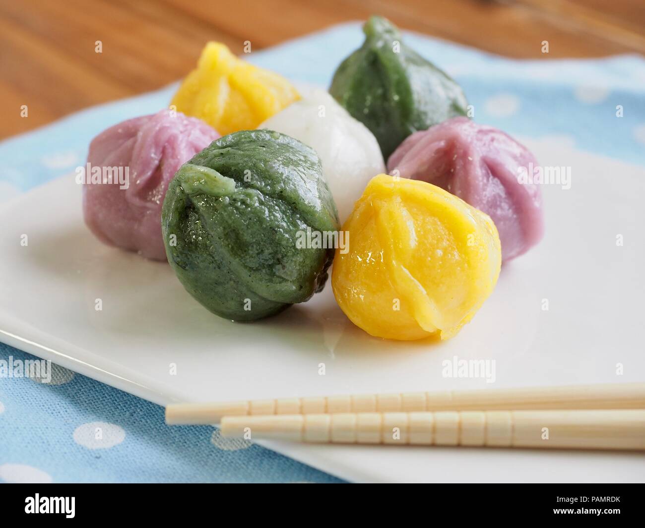 Honey filled rice cake hi-res stock photography and images - Alamy