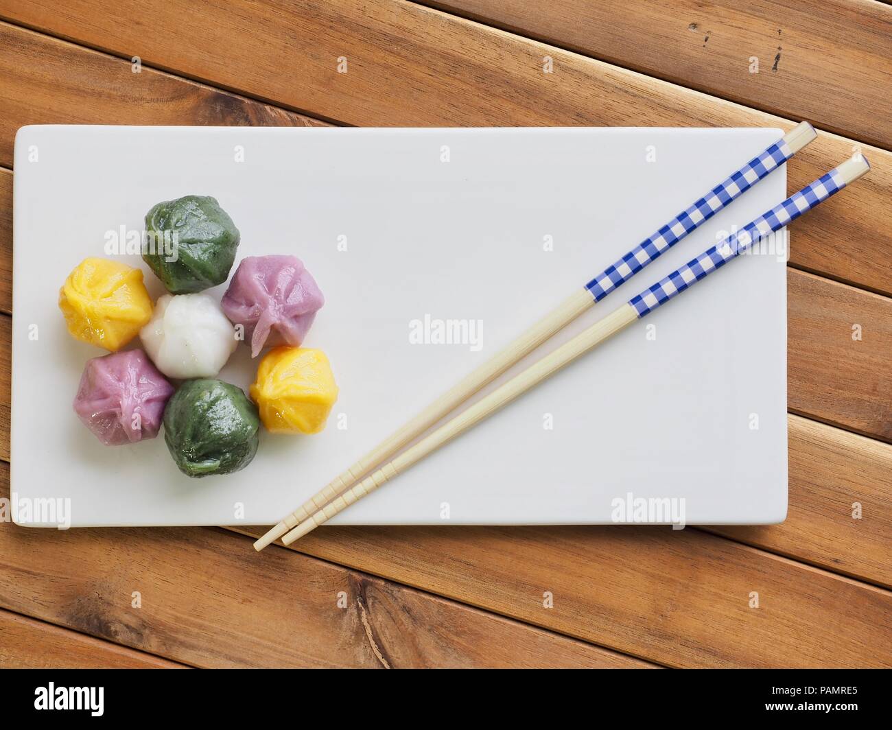 Korean food Songpyeon, Honey-filled Rice Cake Stock Photo - Alamy