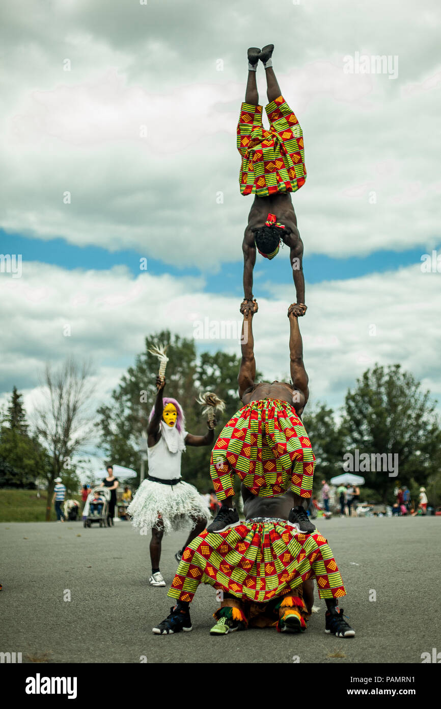 Human Pyramid Acrobats High Resolution Stock Photography and Images - Alamy