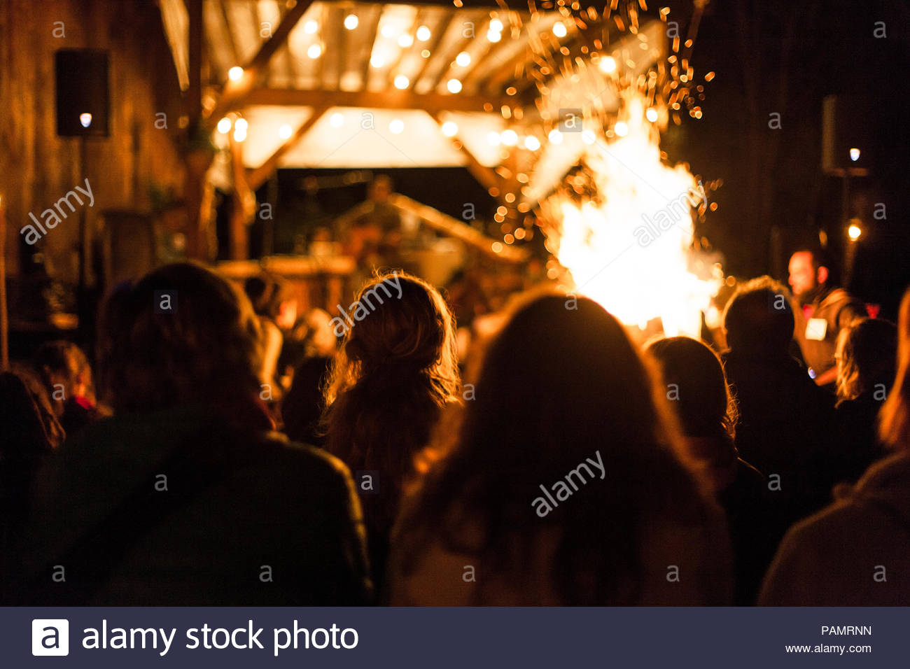 Camp Fire Group Stock Photos & Camp Fire Group Stock Images - Alamy