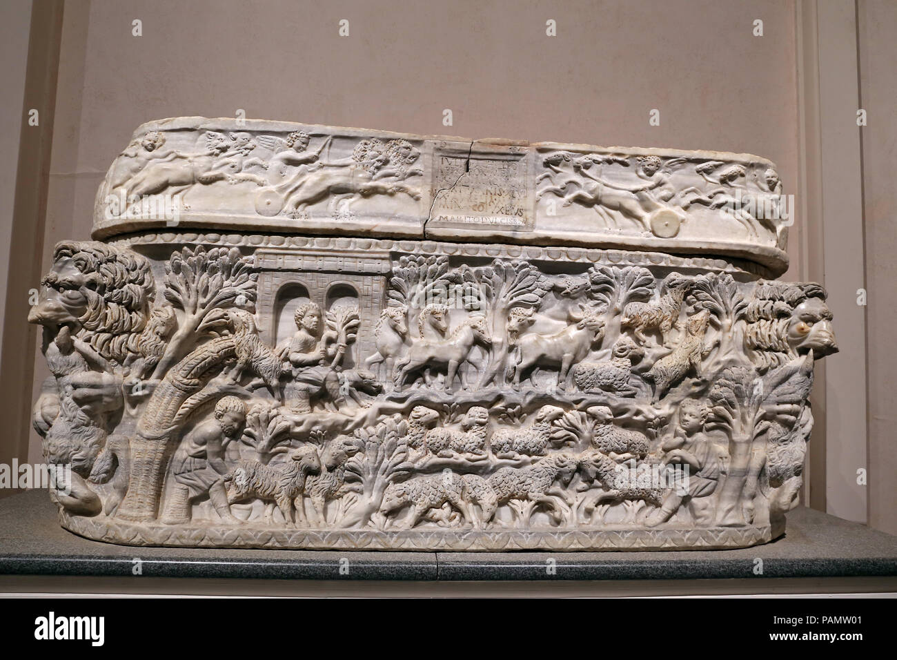 Bas relief ancient historical art rome hi-res stock photography and ...