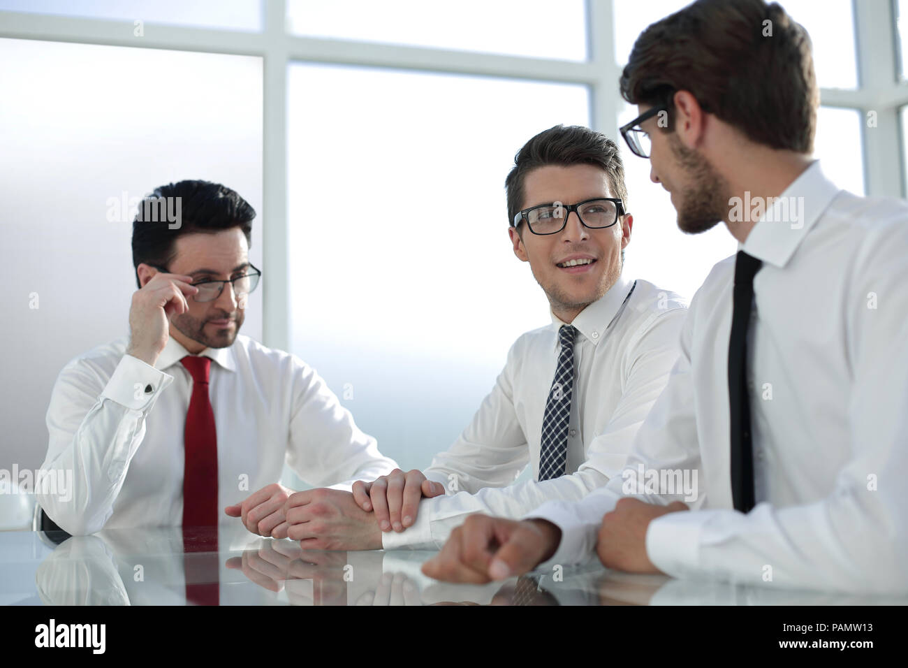 close up.leadership discussing important issues Stock Photo - Alamy