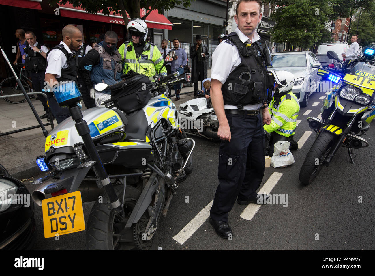 Operation Venice, the Metropolitan Police's moped crime unit out on ...