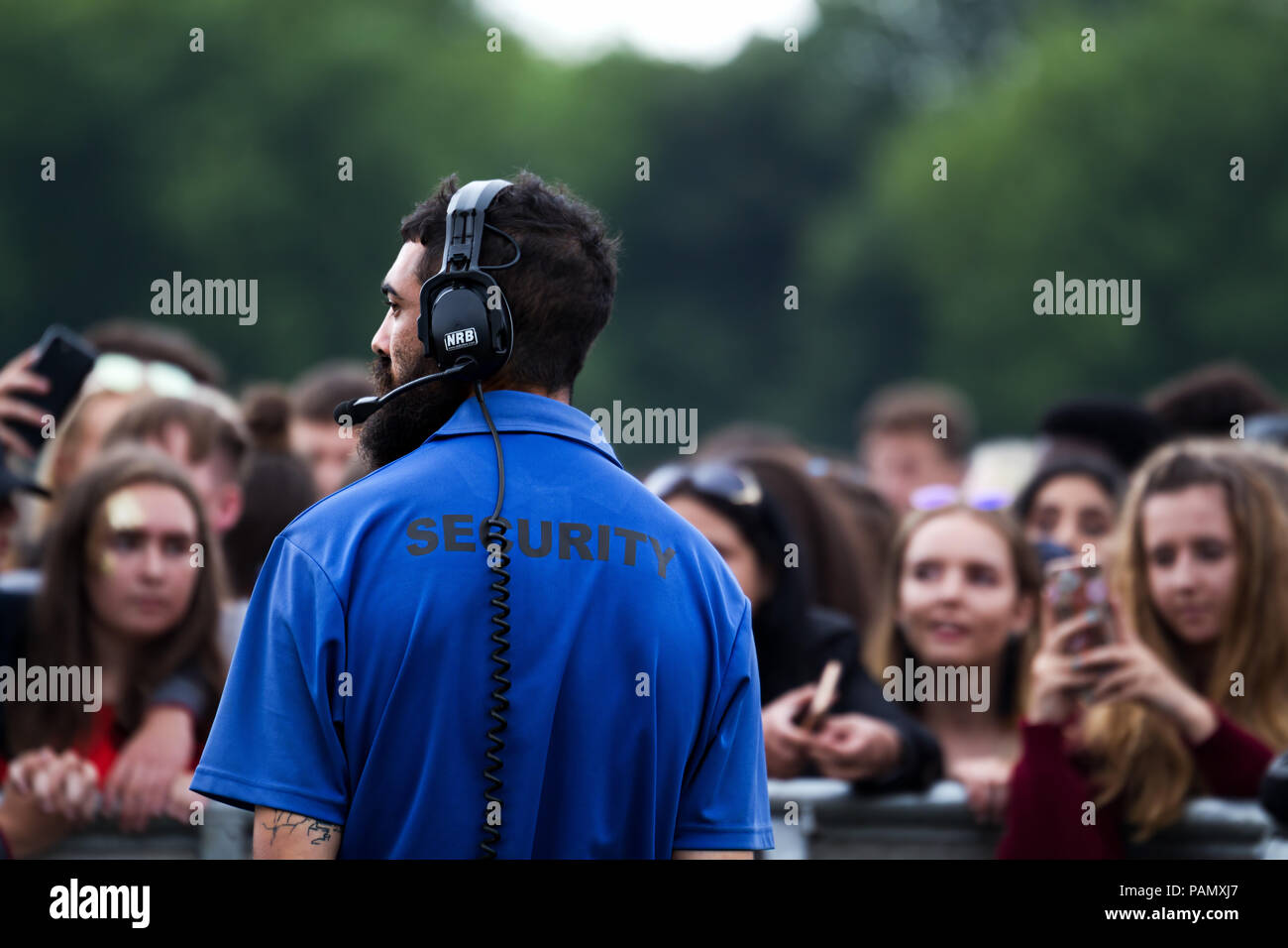 Security crowd control hi-res stock photography and images - Alamy
