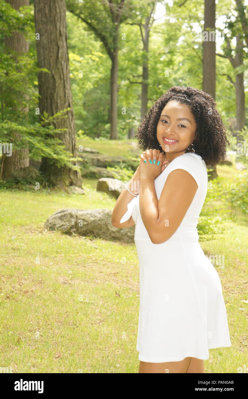 Beautiful woman radiant smile hi-res stock photography and images - Alamy