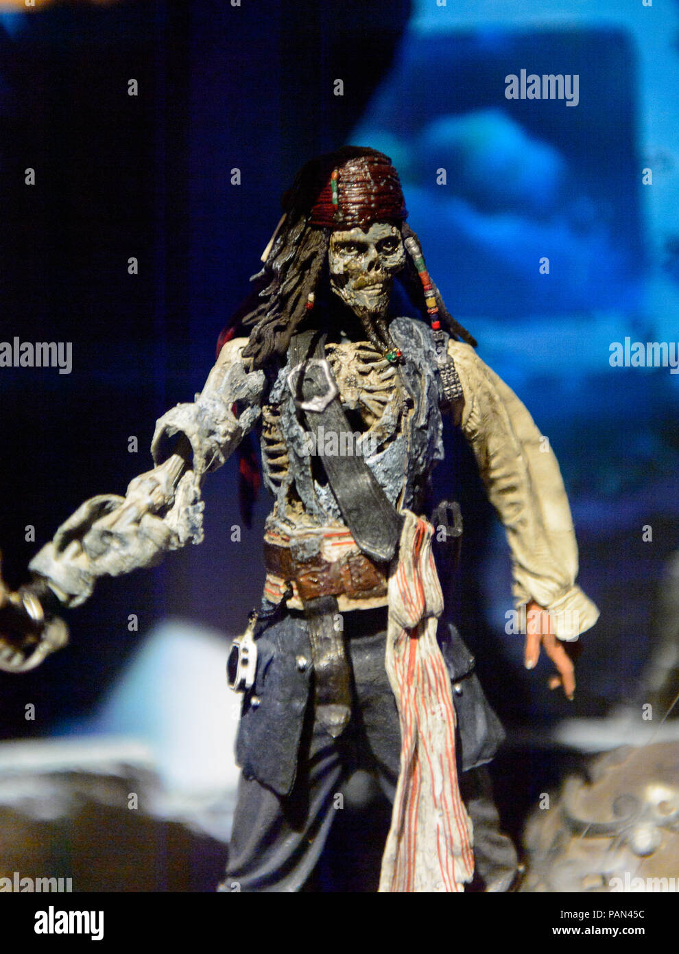 Johnny depp statue hi-res stock photography and images - Alamy