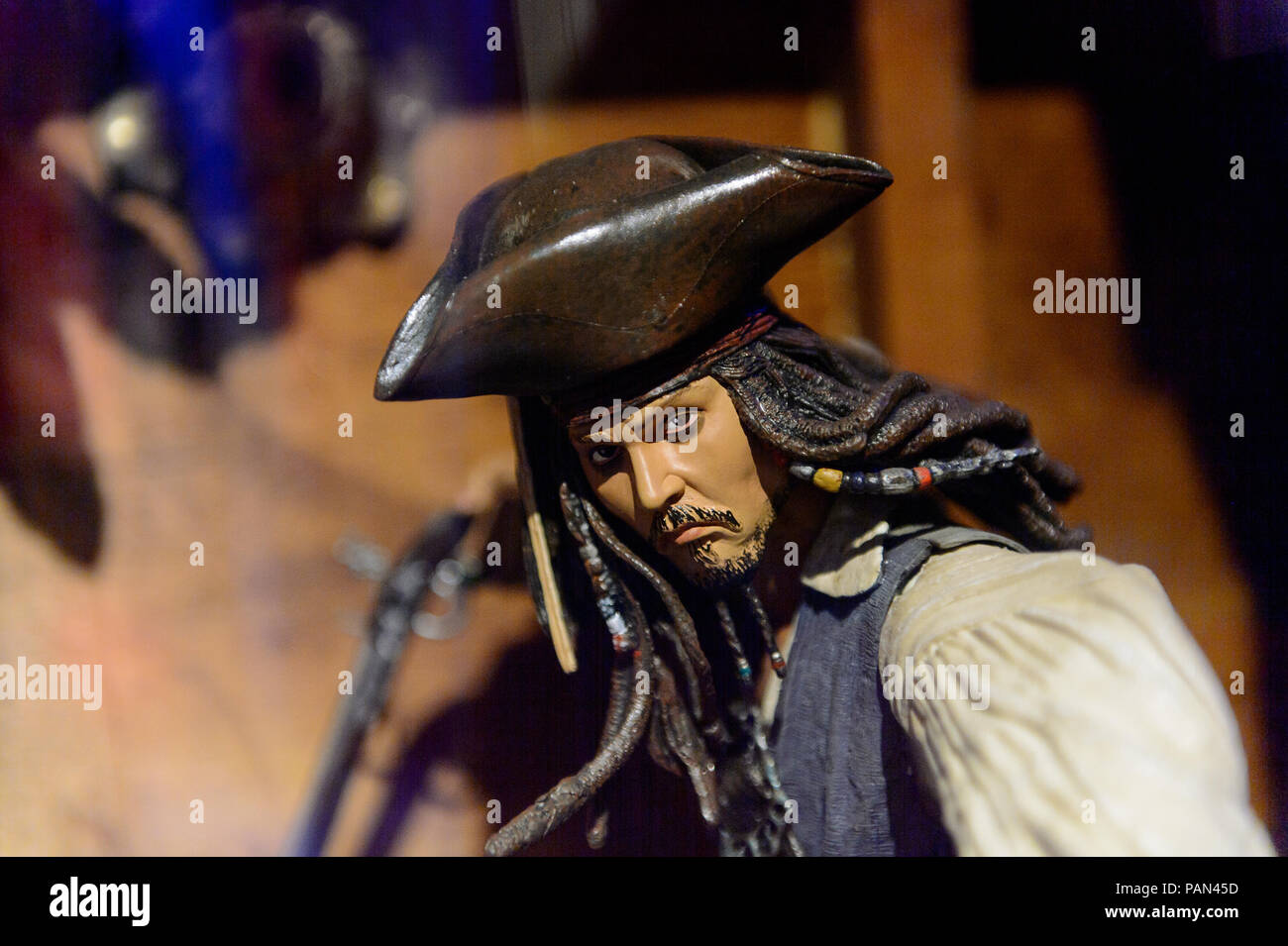 Johnny depp statue hi-res stock photography and images - Alamy