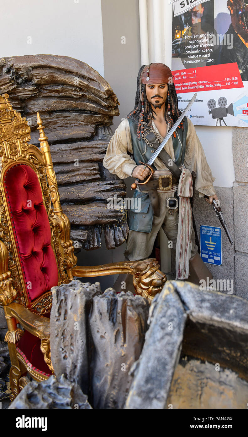 Johnny depp statue hi-res stock photography and images - Alamy