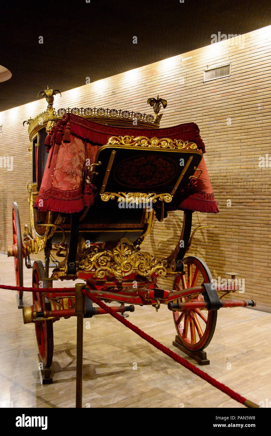 VATICAN, VATICAN CITY - MAY 7, 2016: Carriage in the Hall of the ...